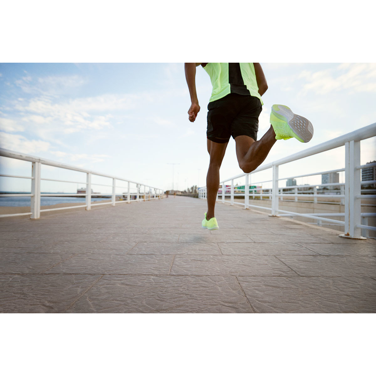 Mizuno Wave Shadow 5 Hardloopschoenen Geel Heren