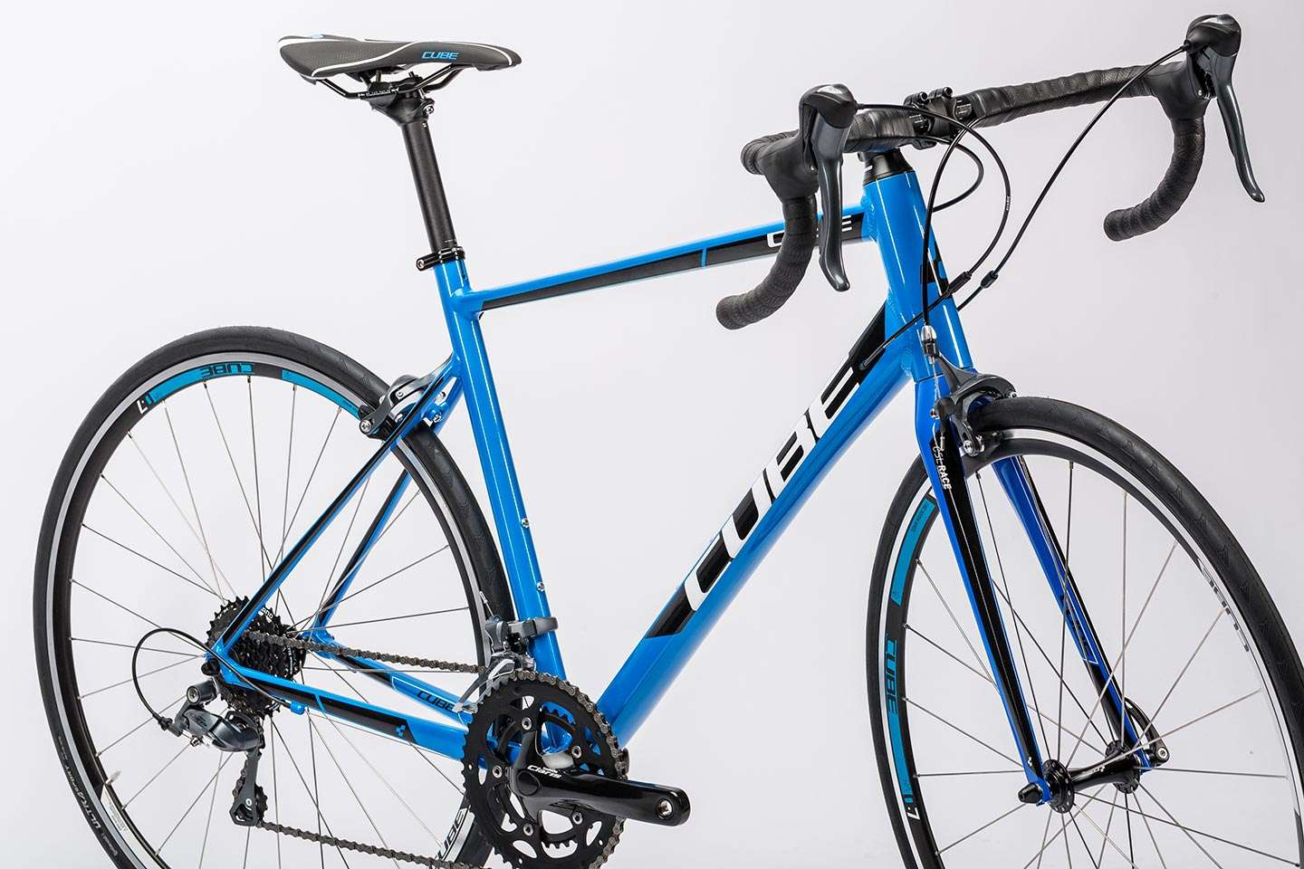 Cube Attain Blue´n´black Racefiets koop je bij Futurumshop.nl