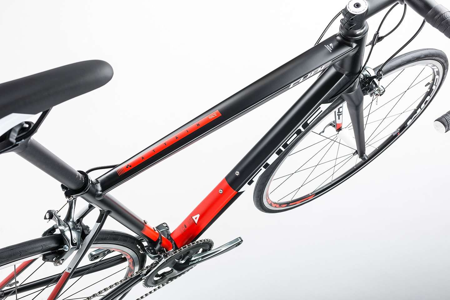 Cube Attain Race Black`n`Red Racefiets