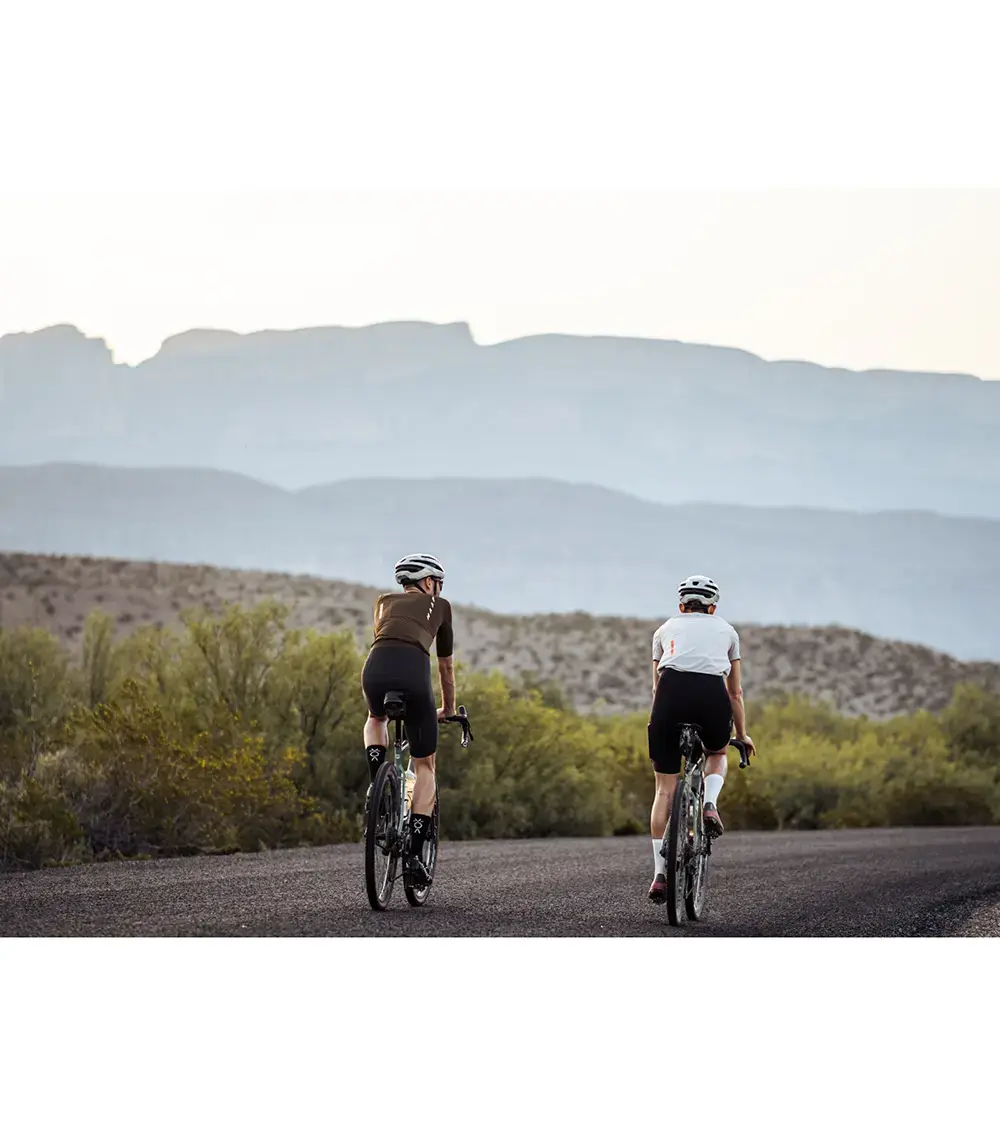 BBB Cycling Maestro MIPS Ride Beyond Crew BHE-10ZL Race Fietshelm Wit/Multi koop je bij ...